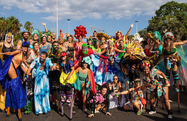 Ideias de looks para curtir o Carnaval do Rio em 2026